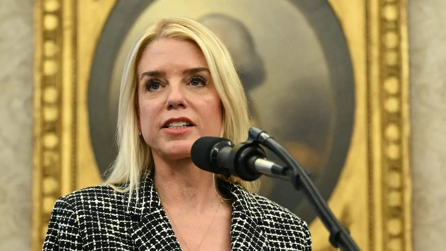 Pam Bondi Biography: From Florida’s First Female Attorney General to U ...
